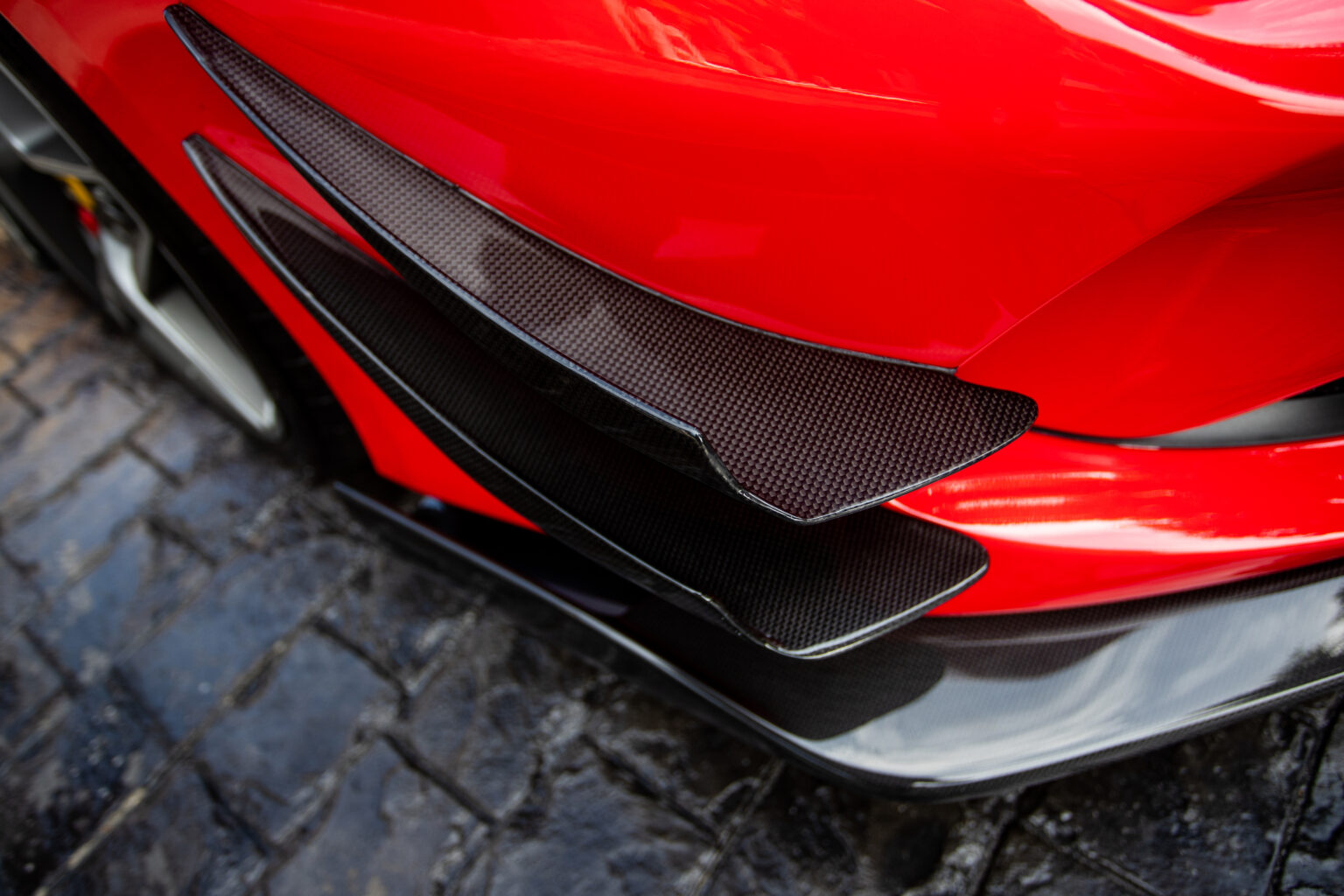 Farrari F8 front splitter - P1COMPOSITES: ADVANCED CARBON FIBER COMPOSITES
